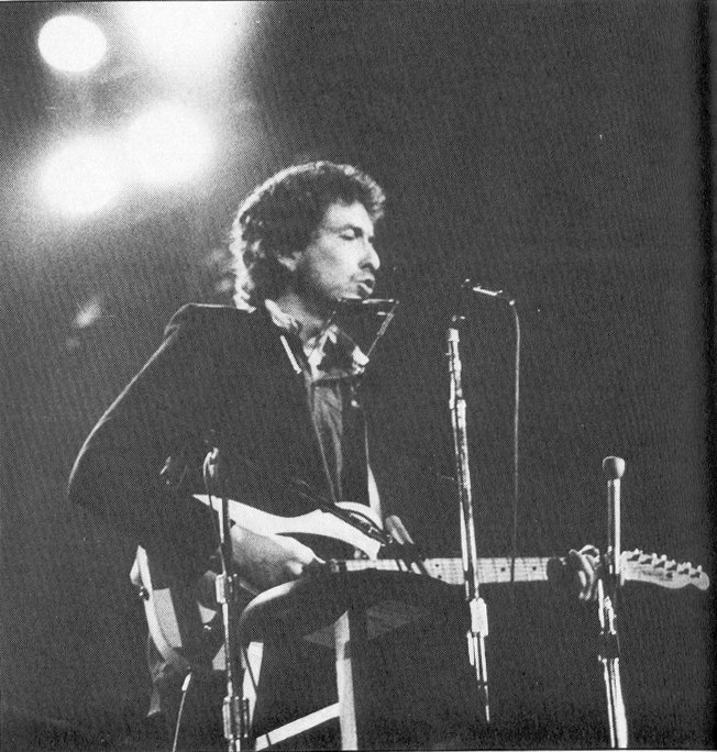 January 6, 1974 Bob Dylan – Philadelphia, PA (20 Photographs) - NSF News