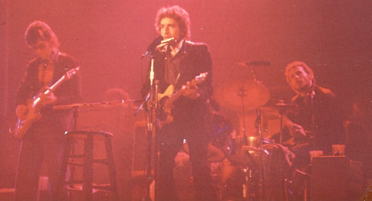 January 6, 1974 Bob Dylan – Philadelphia, PA (20 Photographs) - NSF News