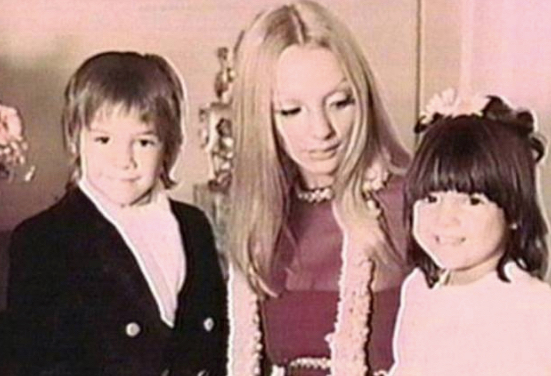 18 Rare Keanu Reeves Childhood Photos - NSF News