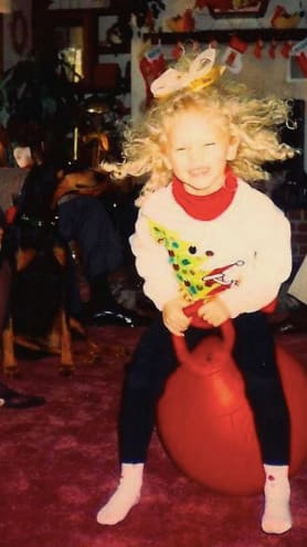 23 Sweet Rare Taylor Swift Childhood Photos - NSF News