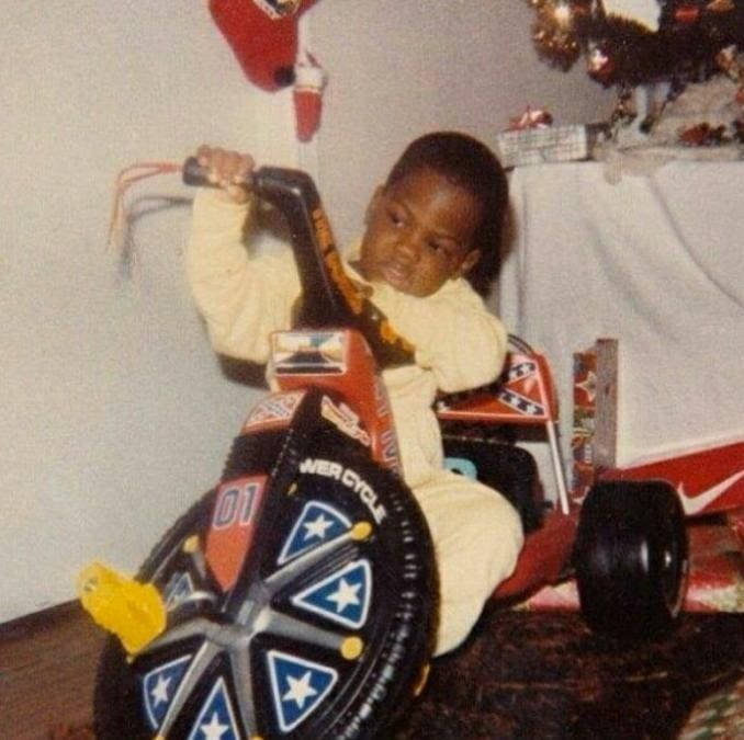 6 Rare Kevin Hart Childhood Photos - NSF News