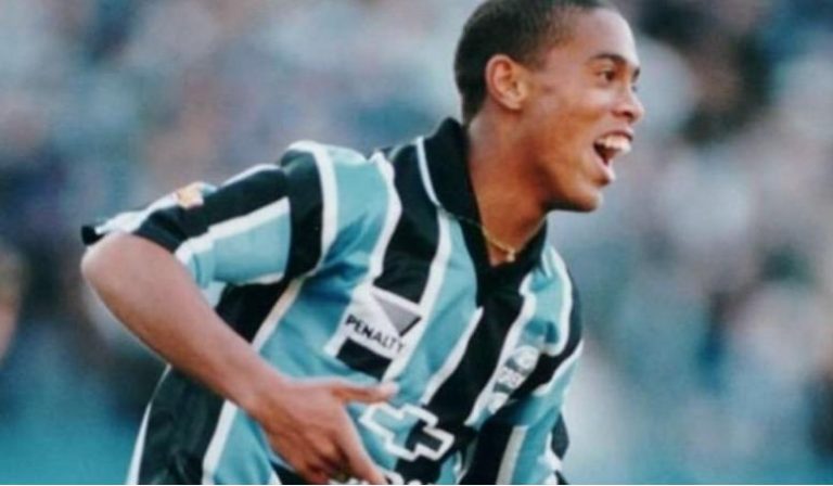 19 Rare Ronaldinho Childhood Photos - NSF Media